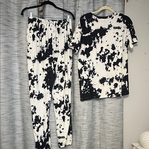 C+D+M | Tops | Cdm Black And White Short Sleeve Womens Tee And Velour ...